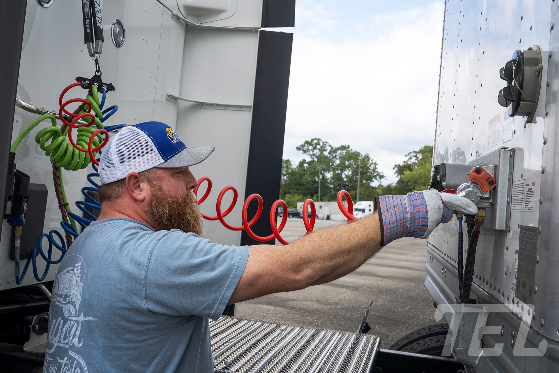 How to Hook Up a Trailer: Best Practices for Safety