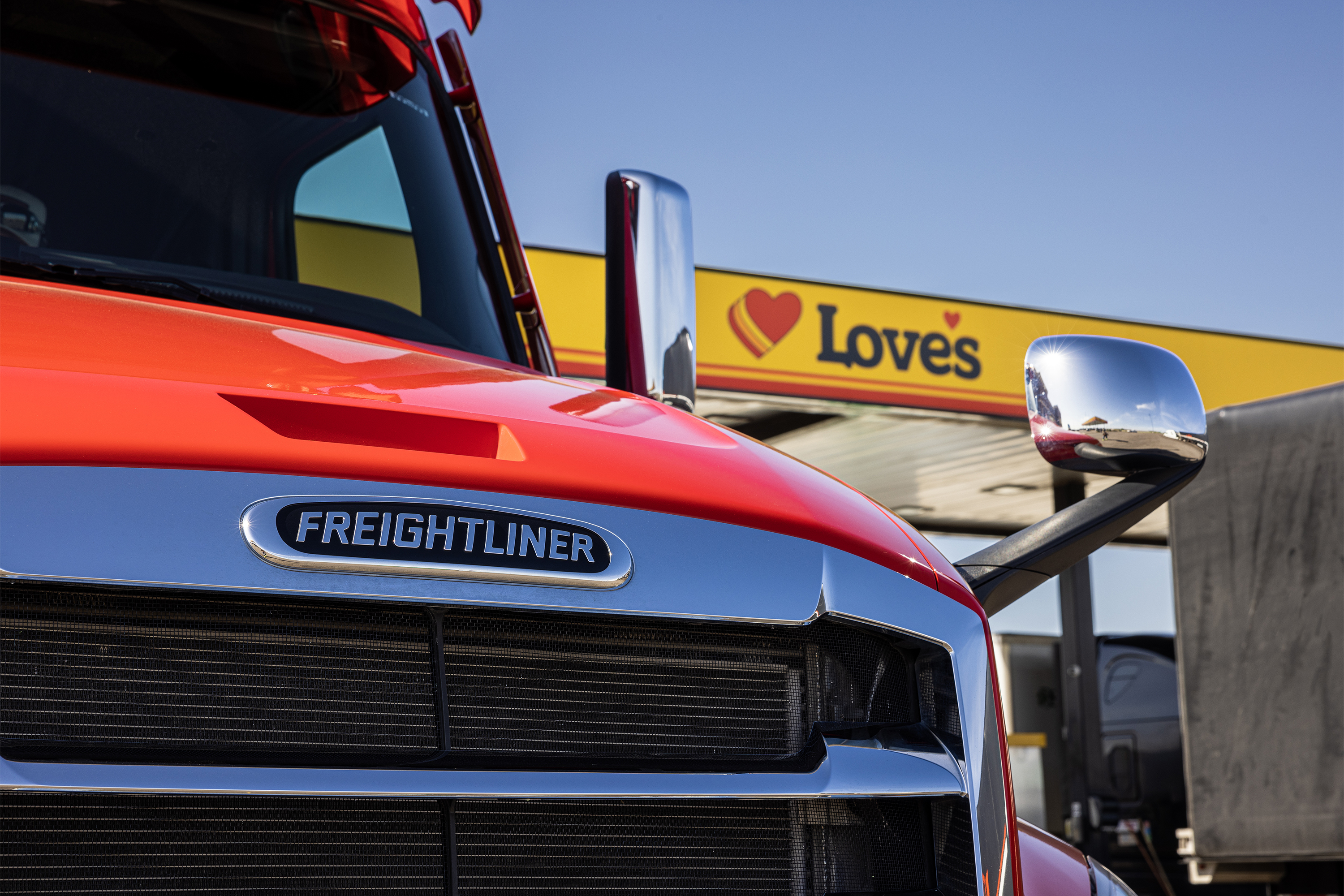 Love's Now Offering Light Warranty Repairs for Freightliner Trucks